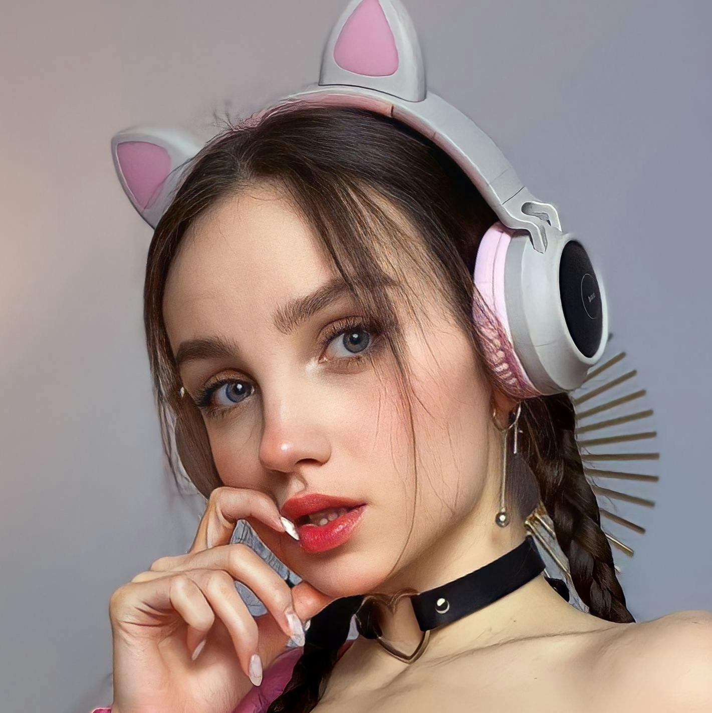 Lizzy Milkies | Snipfeed