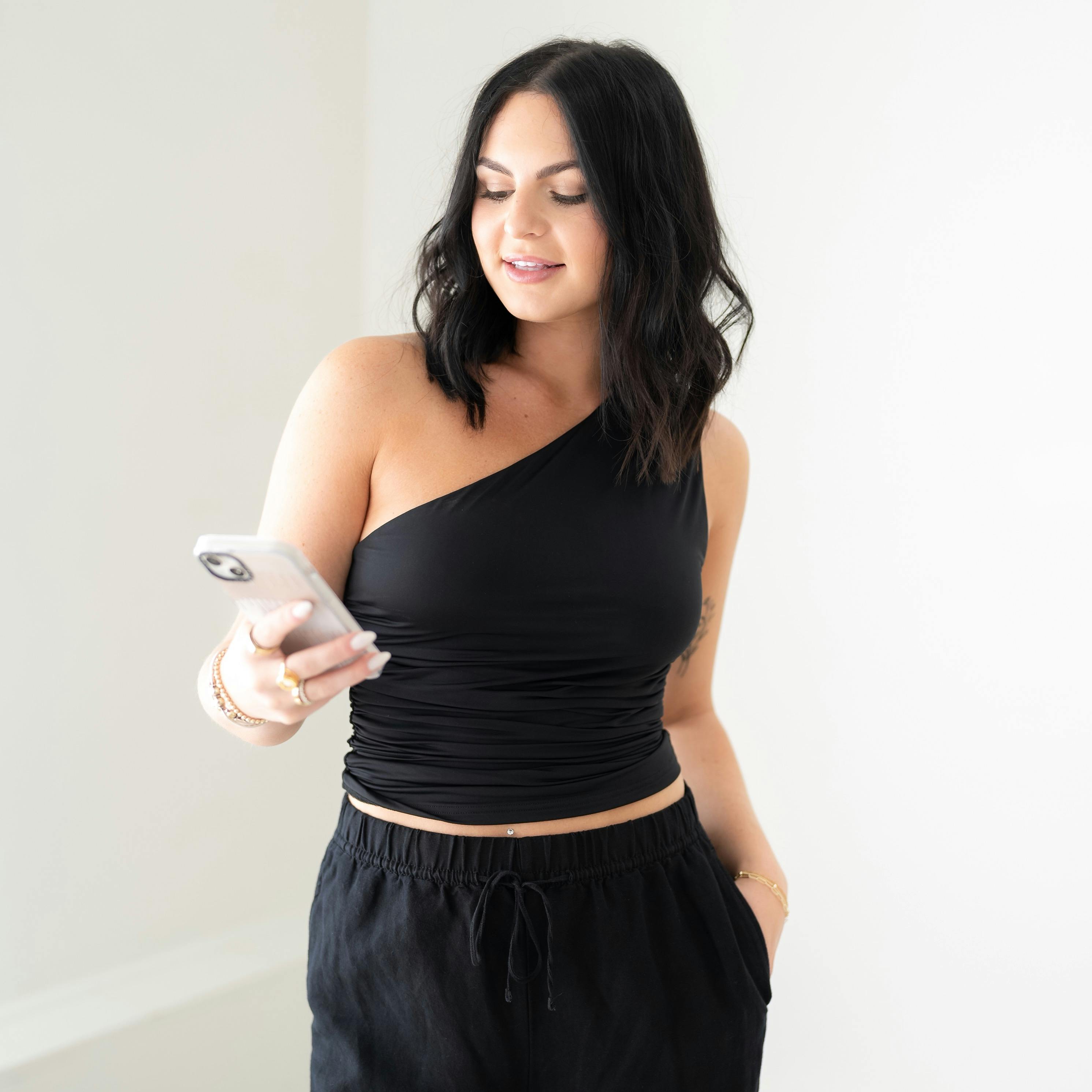 Planoly Creator Store | SOCIALSBYV | VERONIKA