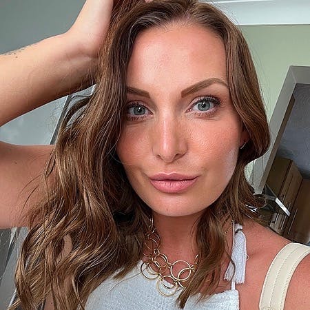 Victoria Peach | Snipfeed